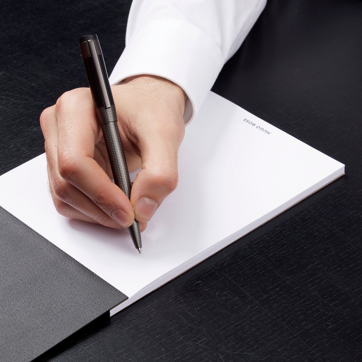 Στυλό Hugo Boss Rive Gun Ballpen στα Καταστήματα Κύβος